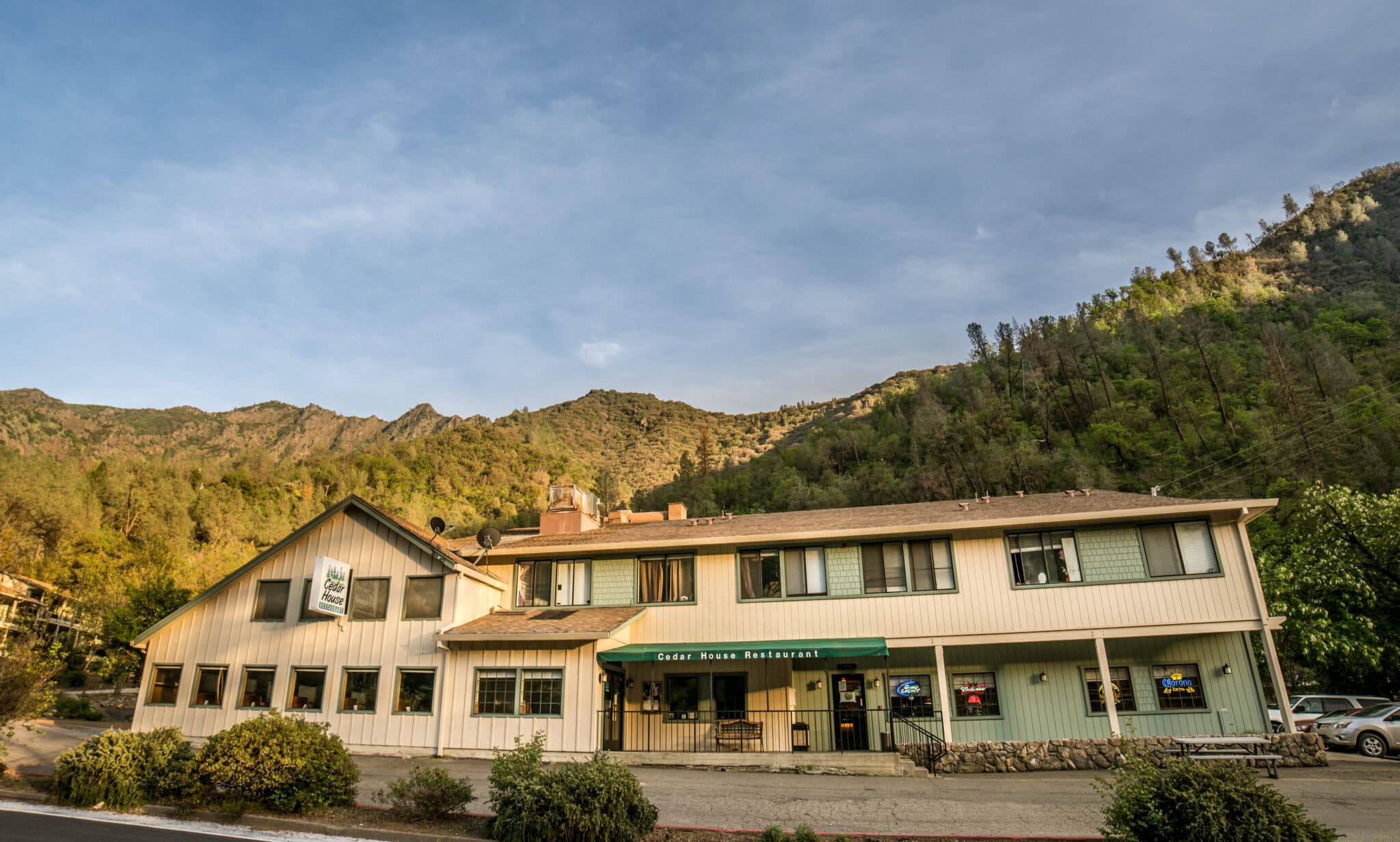 Cedar House Restaurant | Discover Yosemite National Park