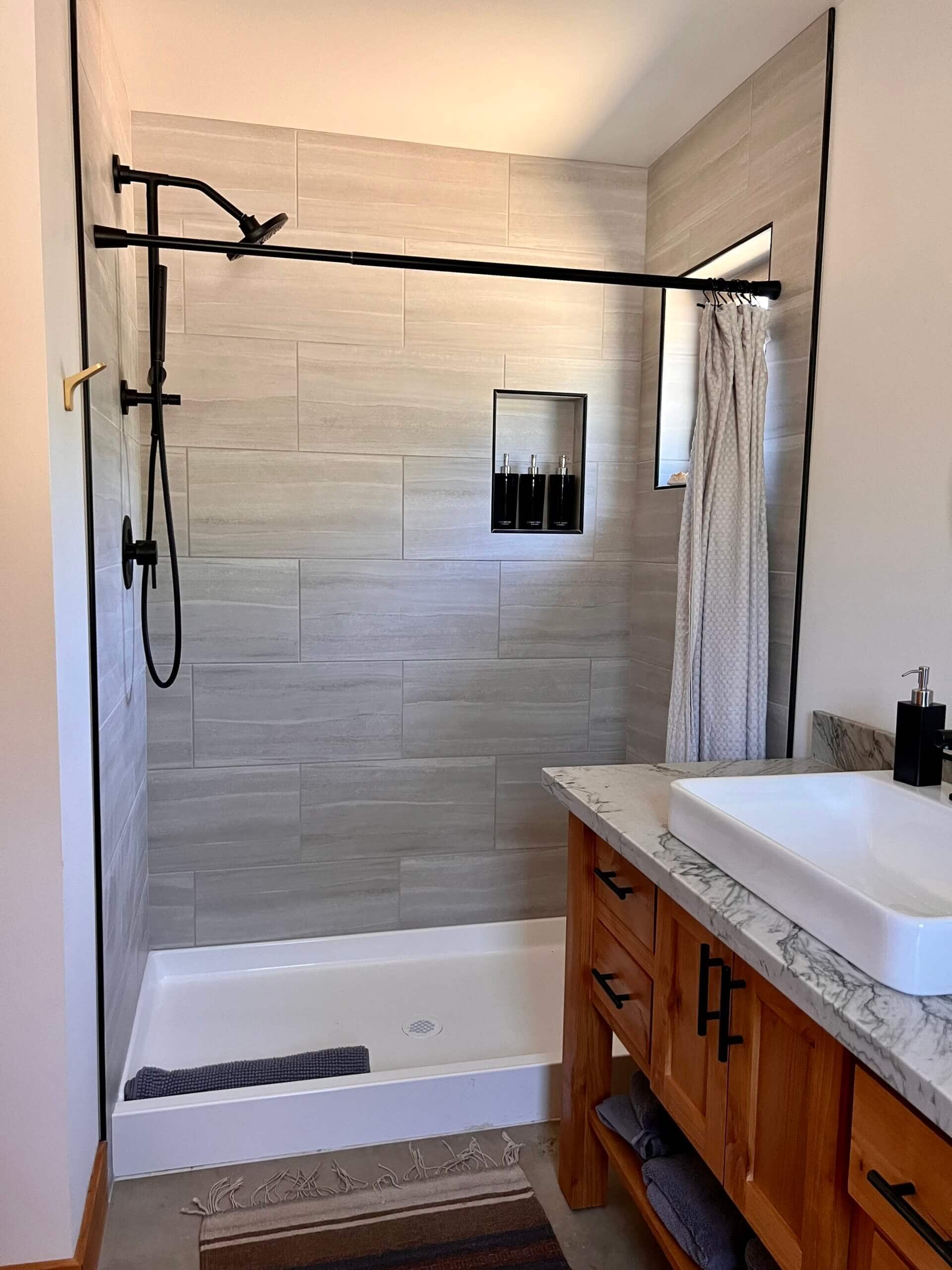 Oakstone Guest House | Discover Yosemite National Park